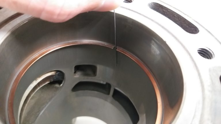 Dirt Bike Low Compression Symptoms & How To Fix It - Motocross Hideout