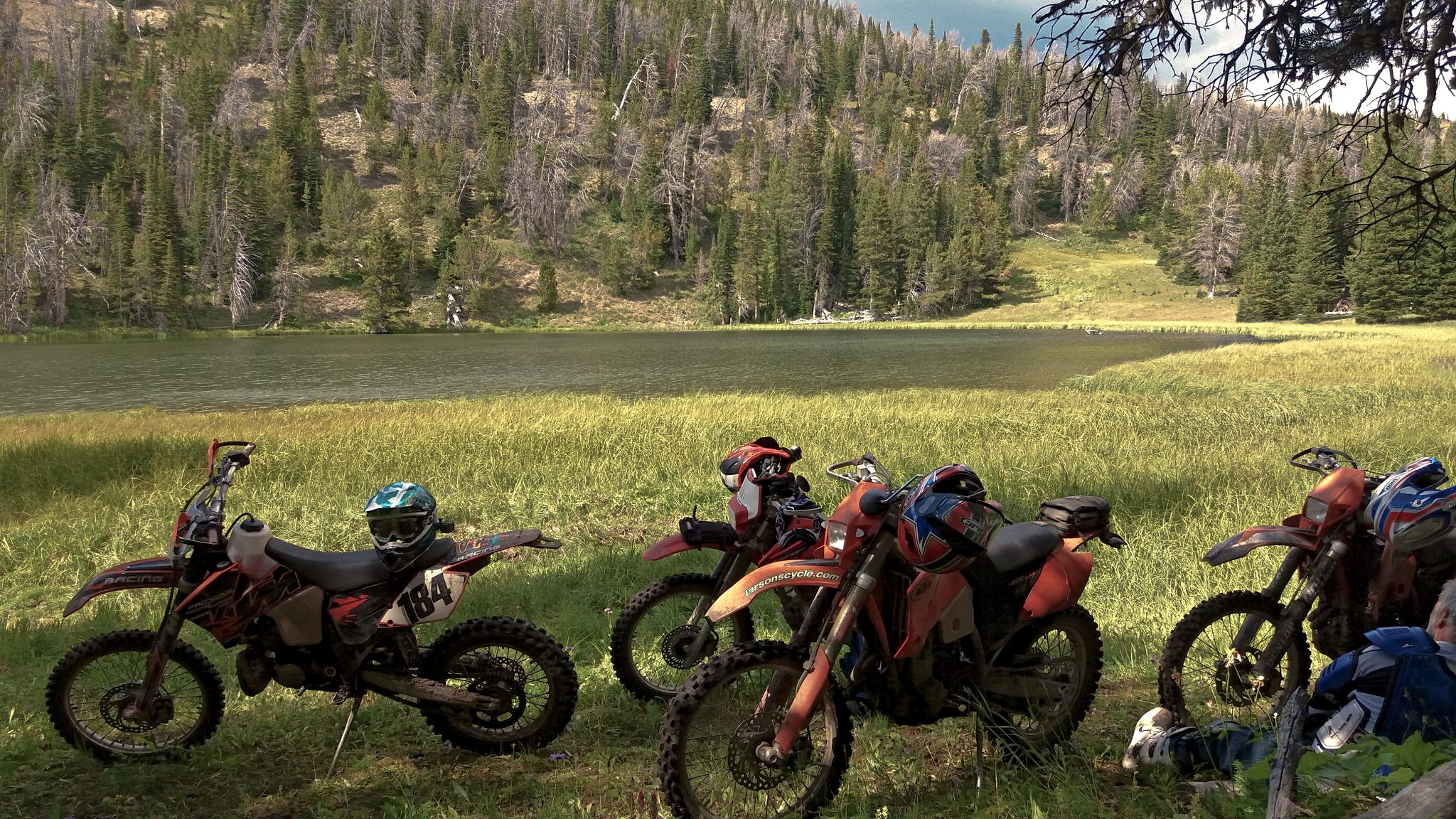 How To Pick The Best 250 Enduro Bike For Trail Riding - Motocross Hideout
