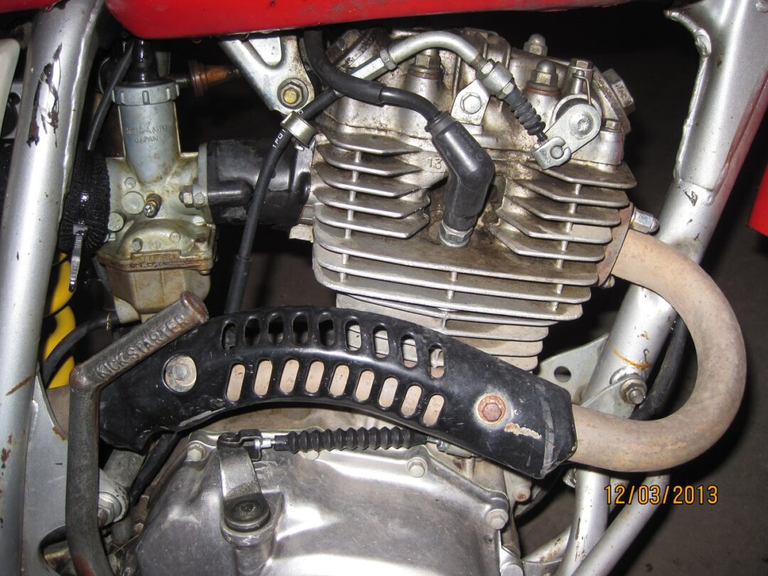 Honda XR200 Review & Specs You MUST Know Before Buying - Motocross Hideout