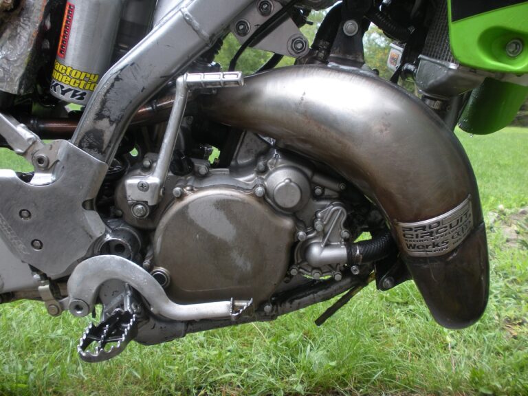 The Best 2 Stroke Dirt Bike Exhaust Based On YOUR Needs - Motocross Hideout